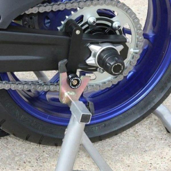 【商品説明】T-REXレーシングのXSR700/MT-07用スタンドフック/スプールアダプタースタンドフック/スプールアダプター取り付ける為のねじが切られていないバイクには、スプールと取り付けてパドックスタンドで後輪をリフトする事が出来ませ...