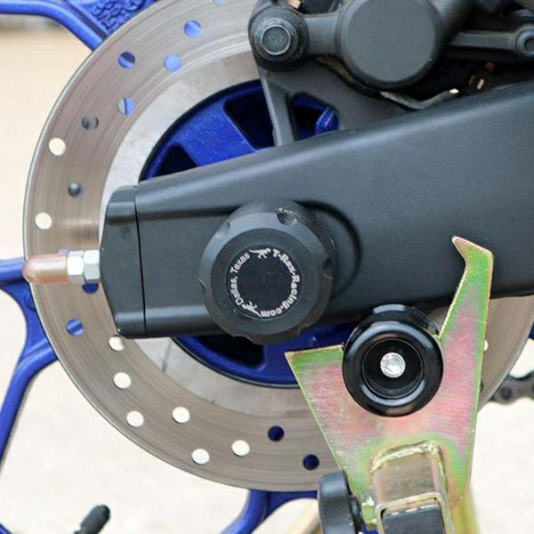 【商品説明】T-REXレーシングのMT-25/03及びYZF-R25/3用リヤアクスルスライダースライダー素材に現在最も適したUHMW-PE（超高分子量ポリエチレン）を使用    耐衝撃性や耐候性に優れています   又、インサート素材はアル...