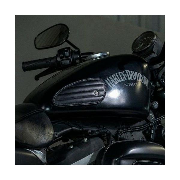 【商品説明】ハンドメイドのレザー製ミニ タンクパッド。TRIP MACHINE(トリップマシン)の特徴であるクランチレザー（本革）を使用したハンドメイド。よく手入れをすれば何年でも使えるように作られています。3Mの工業規格テープを使用してい...