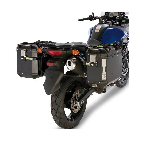 【説明】デザイン、機能、耐久性から高い支持を得ているイタリアンメーカーGIVI(ジビ)の、スズキ DL650 Vストローム専用 MONOKEY CAM-SIDE サイドケースホルダーです。直径18mmのスチール管を使用したパニアケースマウン...