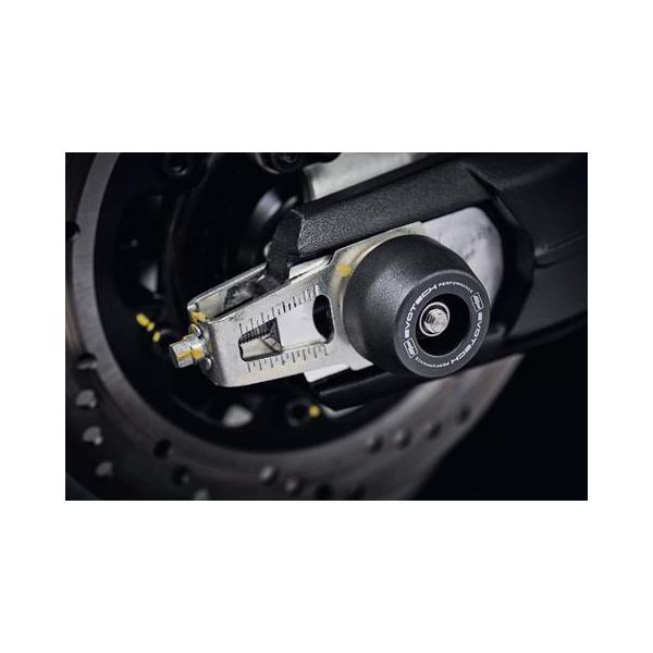 【商品説明】イギリスの新鋭メーカーが手掛けるエボテックパフォーマンスのリアスライダーです。転倒時にスイングアーム、ブレーキローターやパッドなどへの直接的なダメージを軽減してくれるパーツです。【適合】ドゥカティScrambler Sixty2...