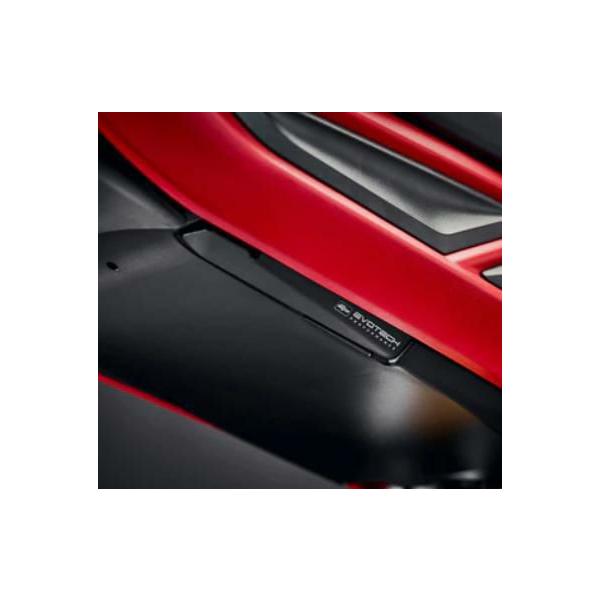 【商品説明】Evotech Performanceのパッセンジャーフットペグ ブランクカバーです。シングルシート化、レース車両にする場合、少しでも軽量化したいですよね。フットペグはしっかりした造りなので、比較的重めのパーツです。外すことによ...