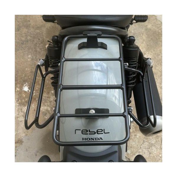 【商品説明】スペインのメーカーLa Poderosa(ラ ポデローザ)製 ホンダ レブル250/500用のラゲッジラック（リアキャリア）。リアシートを外し、リアフェンダーに取り付けるように設計されています。クラシックでミニマムなスタイル。1...