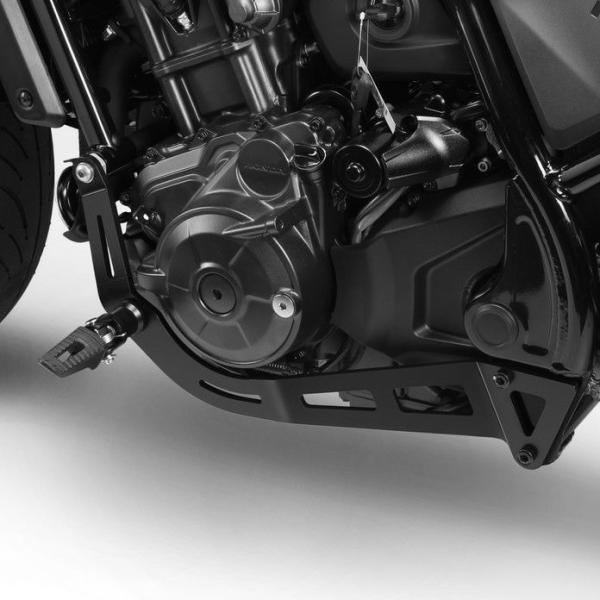 【商品説明】ホンダ レブル1100 DCT用のフォワードコントロールキット（フォワコン）。このキットを使用することで、フットコントロールを元の位置から140mm前進させることができます。足を置く位置が窮屈という方におすすめです。長距離のツー...