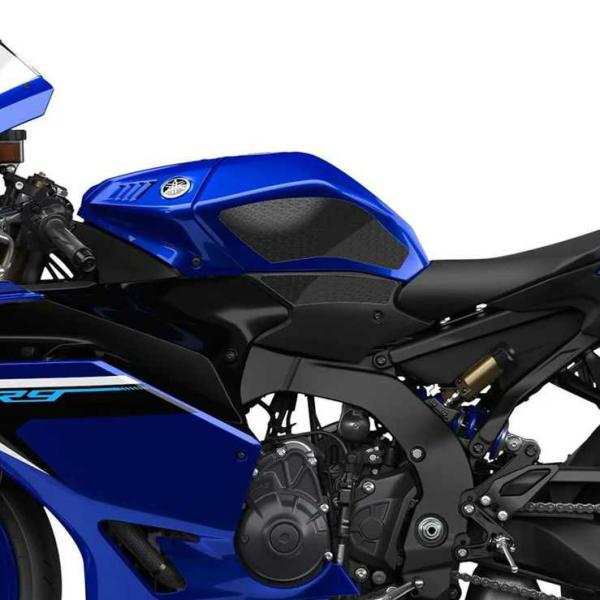 StompgripによるYAMAHA YZF-R9 (2025-) 専用タンクグリップは、ストリートユースにおける操作性と安定性を最大限に引き出すために設計された高性能グリップパッド。本製品は、ライダーの膝や内腿をしっかりとタンクへ固定し、...
