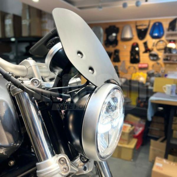 【商品説明】DKデザイン製 RnineT用 フロントプレート スクリーン。RnineTを知り尽くしたDKデザインから満を持して、様々なスタイルにFITする4種類のスクリーンをリリース。加工なしで簡単に取り付けられます。【素材】スクリーン ：...