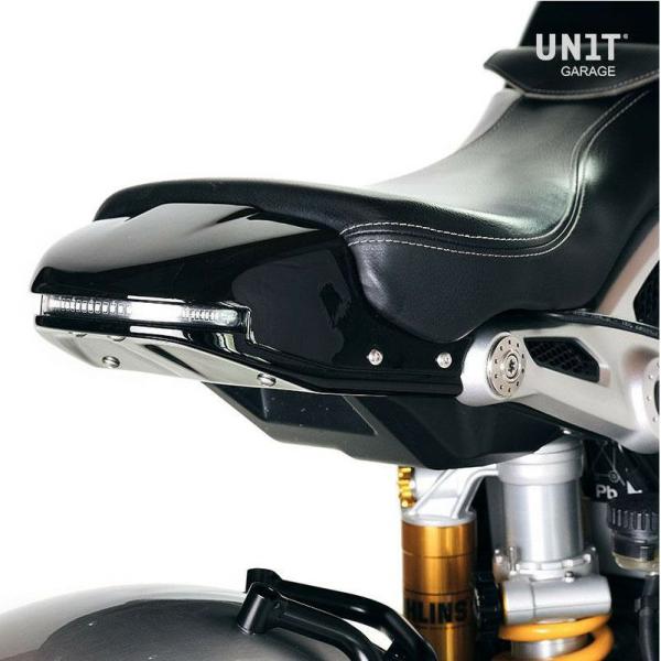 【商品説明】BMW RnineT用のフェンダーレスキット。パッセンジャーフレームだけでなく、パッセンジャーシートも含めて、リアパーツを完全に取り外せるように設計されています。ABS製のハーフテールは、エポキシパウダーで塗装された内部スチール...