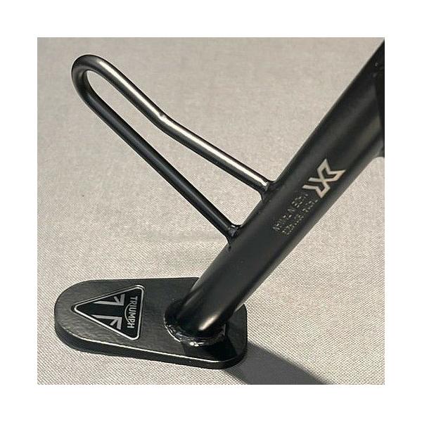 【商品説明】台湾のメーカー DKデザイン製 スクランブラー400X のショートサイドスタンド。サイドスタンドをかけても車体が置きすぎていて不安という方にお勧めです。車体がより寝るので、乗り降りがしやすくなります。ステンレス製パウダーコーティ...