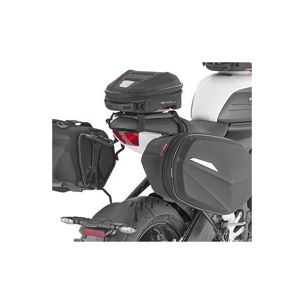 【商品説明】イタリア発、デザイン、機能、耐久性、非常に高い支持を得ているメーカー。イージーロックサイドバッグ【ST609】【3D600】またはその他ソフトバッグの取り付けの際に必要なホルダーになります。【6419KIT】を使えば、専用のリア...