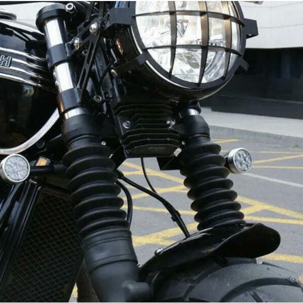 【商品説明】Tamarit（タマリット）の水冷ツイン ボンネビルT100/T120/スクランブラ900/スピードツイン900用リトルフェンダー ビザラ手軽にバイクのイメージを変える事が出来ます。   よりスポーティーな外観を与えます【カラー...