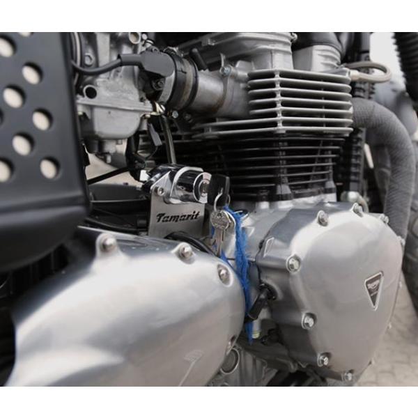 【商品説明】メインキーを再度に移設する用のステーです。ハンドメイドで製作され、ブランド名のTAMARITと彫刻があります。鉄製※車両装着画像はイメージです。※取り付け用のボルト付属します。※メインキーのケーブルは必要に応じて延長、又は長いも...