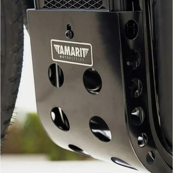 【商品説明】トライアンフのカスタムがメインのスペインのメーカー、Tamarit（タマリット）の水冷ツイン用オリジナルスキッドプレート アンダーガード 「ヤンキー/Yunque」   ブラックエンジン下周リを跳ね石等から守ります【適合】Tri...