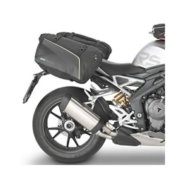 【商品説明】トライアンフ スピードトリプル 1200 RS用 GIVI製のソフトバッグ専用のサイドバッグサポートREMOVE-Xラインクイックリリースシステムにより、ステーは工具を使わず簡単に取り外すことができ、サイドバッグを使用しないとき...