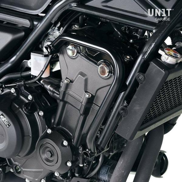 【商品説明】ホンダ CL250、CL500用のエンジンガード。目立たないスリムなエンジンガードです。高耐久性パウダー塗装を施したスチール製。取り付けは簡単で、ネジと説明書が付属しています。タンクサイドパネル（UG-4103）とは互換性があり...