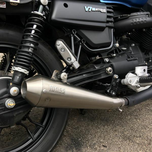 【商品説明】イタリアのマフラーメーカー、MASS Exhaust(マス エキゾースト)のMOTO GUZZI(モト・グッツィ) V7III用ステンレス スリップオンマフラーです。ステンレススチール素材の品質と細部の溶接に注意を払われたハンド...
