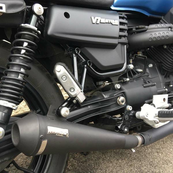 【商品説明】イタリアのマフラーメーカー、MASS Exhaust(マス エキゾースト)のMOTO GUZZI(モト・グッツィ) V7III用ステンレス スリップオンマフラーです。ステンレススチール素材の品質と細部の溶接に注意を払われたハンド...