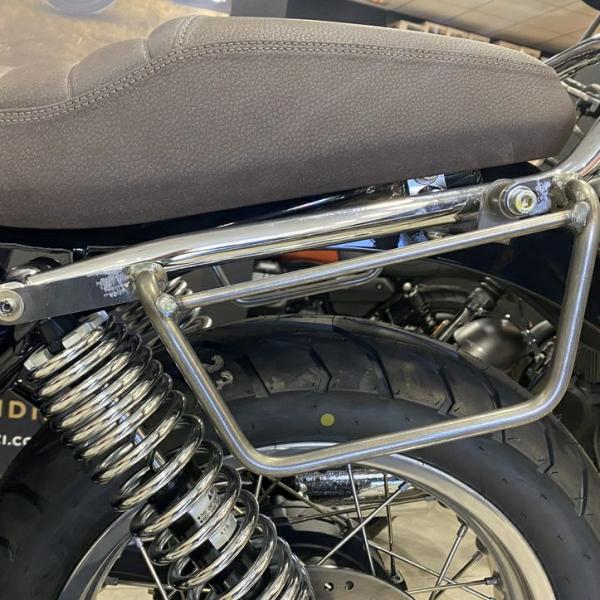 【商品説明】スペインのメーカーLa Poderosa(ラ ポデローザ)製 モトグッチV7 850スペシャル 用 サドルバッグサポートです。バッグは別売りです。La Poderosaのバッグを装着可能。バッグ背面のKlickfix(クリックフ...