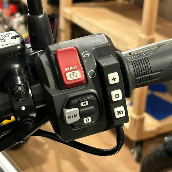 【商品説明】Veridian Crusie(ベリディアンクルーズ）のX-ADV用クルーズコントロールキット ホンダカスタムクルーザースイッチX-ADV専用の後付けバイククルーズコントロールキットクルーズコントロールは3ボタン式で、ホンダカス...