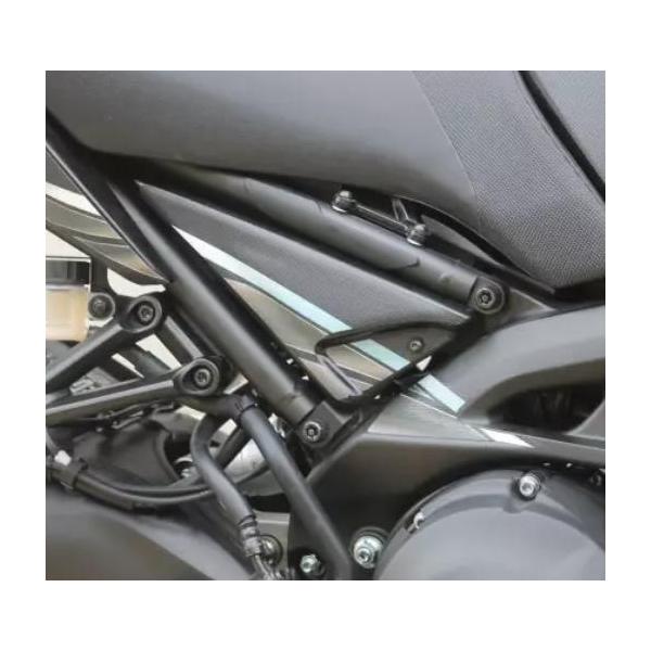 【商品説明】S2コンセプトのXSR900、MT-09用サイドカウルです。【マットブラック】シャープで立体的なデザインが特徴的です。左右セットのサイドカバーです。※画像はイメージです。実際の商品は艶消しマットブラックです。【適合】ヤマハXSR...