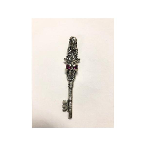 ●メーカー名：Bill Wall Leather(ビルウォールレザー)●商品名：G.L.S Key Stone eyes（RED） Pendantメーカー品番：PN965-S1985年にカリフォルニアのマリブで立ち上げられたBill Wal...