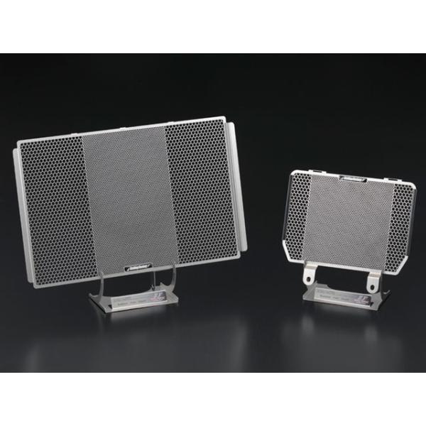 ●メーカー名：エッチングファクトリー / ETCHING FACTORY●商品名：YZF-R1（15-）用 ラジエター＆オイルクーラーガードSET●カラー：黒エンブレムメーカー品番：RGY-YZFR1-04-blYZF-R1「冷却効率と保護...