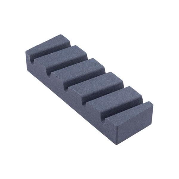 ●メーカー名：貝印 / kai(カイジルシ)●商品名：AP0335 関孫六 面直シ砥石メーカー品番：＃000AP0335JANコード：4901601177664種類：面直し番手：220使用目安：初級〜■継続的に研ぎ直しする際に必要な砥石のメ...