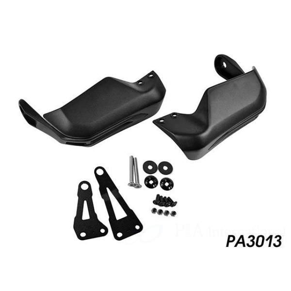 ●メーカー名：パイツマイヤー / Peitzmeier●商品名：ハンドガード（マットブラック）メーカー品番：PA3013GB350S車種別設計で車体にフィットするハンドガード。巻き上がるゴミや汚れや、寒さや雨天からの防護、風防効果が得られま...