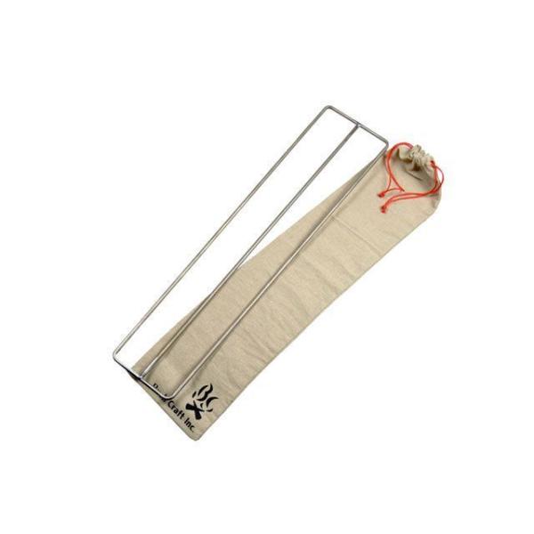 ●メーカー名：ブッシュクラフト / BushCraftInc.●商品名：たき火ゴトク LJANコード：4573350723166【サイズ（約）】長さ：550mm 最大幅：130mm パイプ径：6mm 【重量】126g（スタッフサック含まず）...