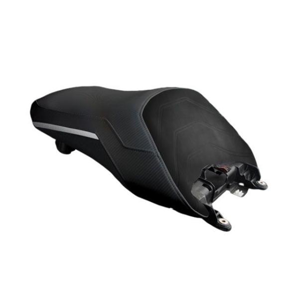 ●メーカー名：ルイモト / LUI MOTO●商品名：リア シートカバー Technikメーカー品番：LM-8101210JANコード：4589678389151K1600GTSPブラック/CFブラック/シルバー/TEC-GRIPTechn...