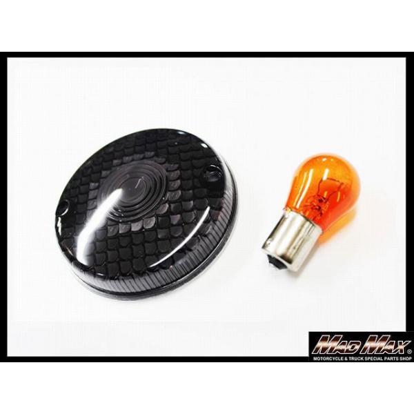 ●メーカー名：マッドマックス / MADMAX●商品名：KH400/750SS スモークウインカーレンズ（1個）メーカー品番：20-2304JML250SS750SSKH250KH400純正の形状を再現したウインカーレンズです。スモークレン...