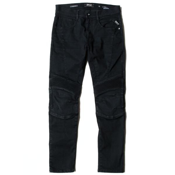 REPLAY MOTORCYCLEシリーズのライディングストレッチデニムパンツ。REPLAY独自の技術であるハイパーフレックスに、コーデュラファイバーを織り交ぜたブラックパワーストレッチデニム素材を採用しており、膝部分にストレス軽減を目的と...