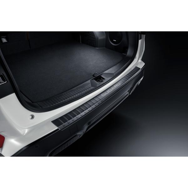 商品名：カーゴステップパネル 樹脂品番：E7717SL010●樹脂製、無塗装ブラック。