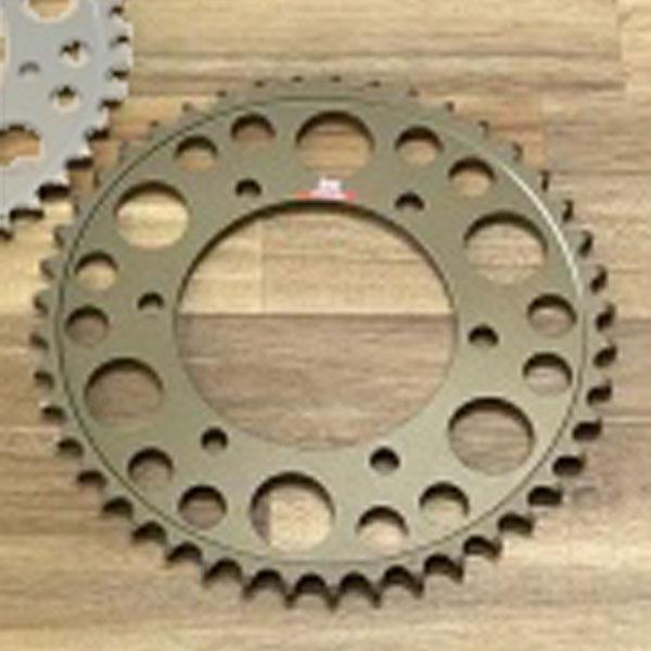 品番：Y-24チェーンサイズ：525丁数：44T適合メーカー：YAMAHAYZF-R6《6穴》('03〜'05)　525コンバートYZF-R6('06〜）MT-09('14〜MT-07('14〜)FZ07('15)ISA(アイ・エス・エー)...