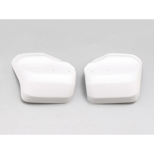 ナックルバイザー本体。別売りの取付ステーセットと組み合わせて装着。オリジナルデザインを採用した汎用ナックルバイザー（本体左右セット）。冬場など、特に寒さを感じる指先の防風&amp;防寒に効果的です。■メーカー：デイトナ■品番：71075 4...