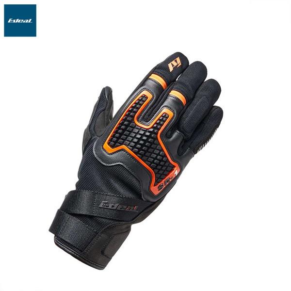 「謎」を意味するENIGMA（エニグマ）は、独特な形状のプロテクターが目を引く、先鋭的かつミステリアスなデザインが特徴。耐摩耗性、引き裂き強度に優れたゴートレザー（山羊革）をふんだんに使用し、各所に配されたプロテクターとともに高い安全性を確...