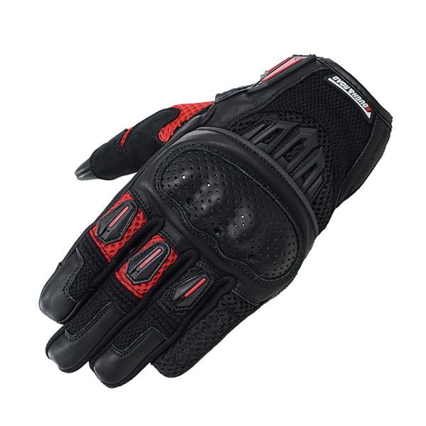 手の甲にラッセルメッシュ生地、手のひら側にはパンチングレザーを採用し、ナックルパッドや甲のパーツにまでベントホールを設けることで抜群の通気性を実現、快適に暑さを凌げるグローブに仕上げました。要所に配したパッド類で必要十分なプロテクション性能...