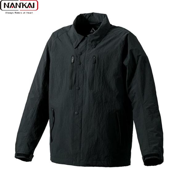 ・マットな質感のナイロンタスランに塩縮加工を施し皺感のある自然で落ち着いた表情の国産生地を採用。・撥水加工を施しツーリング性能を向上。・ラグランスリーブにしたことでオーソドックスなコーチジャケットと比較して肩回りが動かしやすくなっています。...