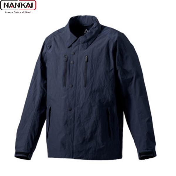 ・マットな質感のナイロンタスランに塩縮加工を施し皺感のある自然で落ち着いた表情の国産生地を採用。・撥水加工を施しツーリング性能を向上。・ラグランスリーブにしたことでオーソドックスなコーチジャケットと比較して肩回りが動かしやすくなっています。...