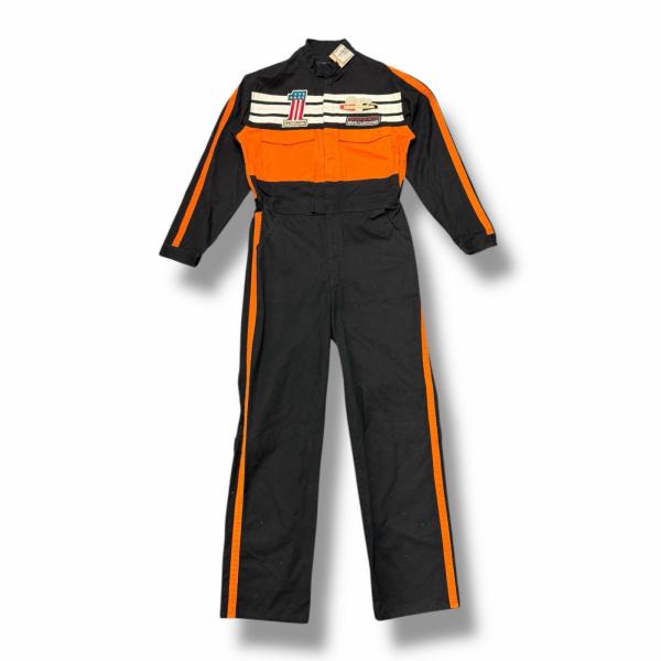ブランド：HARLEY DAVIDSON（ハーレーダビッドソン）商品名：Jump Suit型番：60026 特徴：胸付近、バックにロゴ刺繍ゆったりとしたシルエット両胸ポケットカラー：ブラック×オレンジ表記サイズ：M総丈：約165cm、肩幅：...