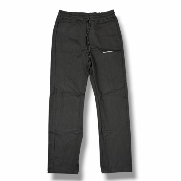 ブランド：Post Archive Faction（ポストアーカイブファクション）商品名：8.0 Sweat Pants Right型番：8.0 BSPR-B特徴：ウエストゴム、ドローコード搭載右側隠しポケット有ロゴプリントカラー：ブラック...