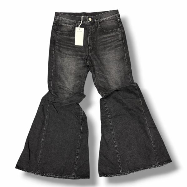 ブランド：SHINYAKOZUKA （シンヤコヅカ）商品名：2025SS WASHED ORDINARY CITY CURTAIN LEGS型番：2501SK61W特徴：フレアシルエットでカーテンのような裾の広がりを表現。 膝下からメリハリ...