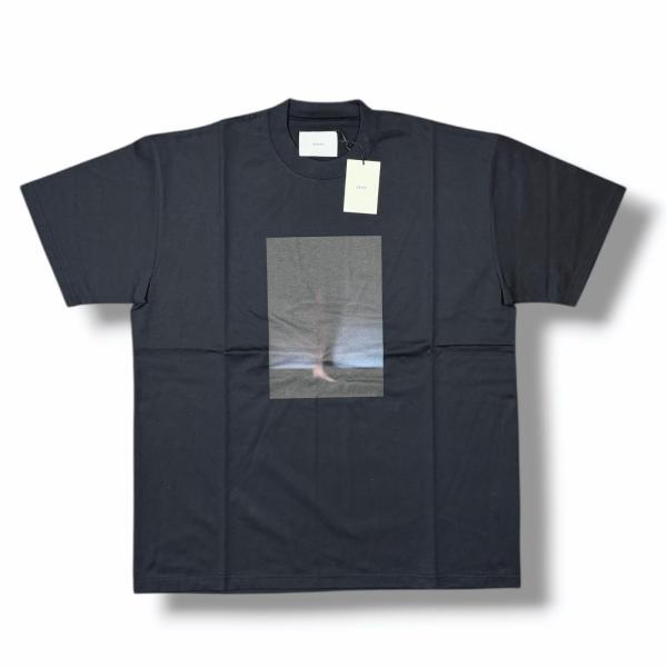 ブランド：stein(ssstein)（シュタイン）商品名：PRINT TEE(SUPERIOR PIMA)-IMAGINE-型番：ST.876特徴：フロントプリントクルーネック参考上代：18700円カラー：ダークネイビー表記サイズ：L肩幅...