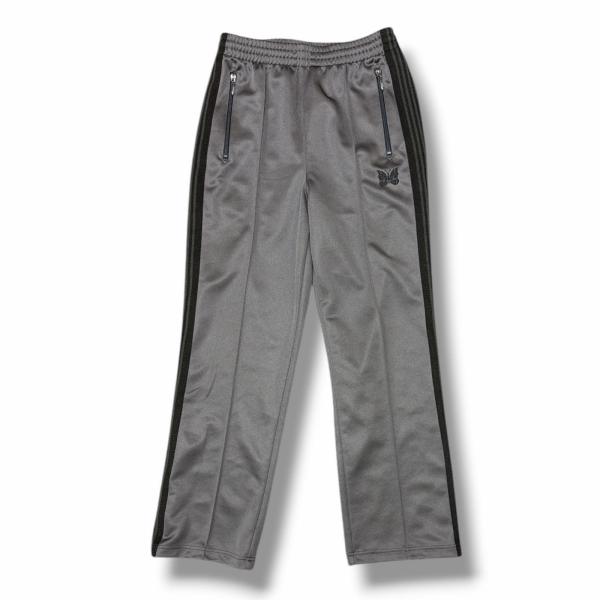 ブランド：Needles（ニードルス） × STUDIOUS（ストゥディオス）商品名：2023SS Track Pant - Poly Smooth型番：QV1614特徴：ストレートシルエットポリスムース素材ジップポケットカラー：グレー×ブ...