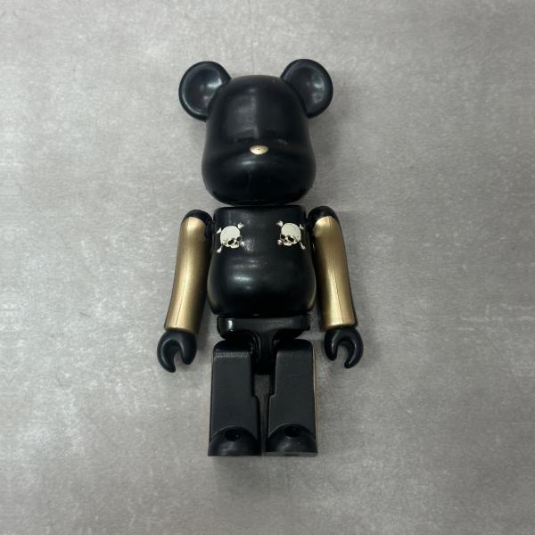 ブランド：MEDICOM TOY（メディコムトイ） × mastermind JAPAN（マスターマインドジャパン）商品名：BE@RBRICK 100%特徴：コラボモデル100％カラー：ブラック高さ：約7.5cm付属品：無し商品状態：特筆す...