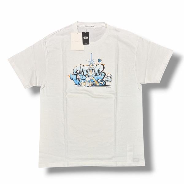 ブランド：F-LAGSTUF-F（フラグスタフ） × STARWARS（スターウォーズ）商品名：GRAFF TEE型番：FS1731特徴：スターウォーズコラボフロントプリントクルーネック参考上代：12100円カラー：ホワイト表記サイズ：XL...