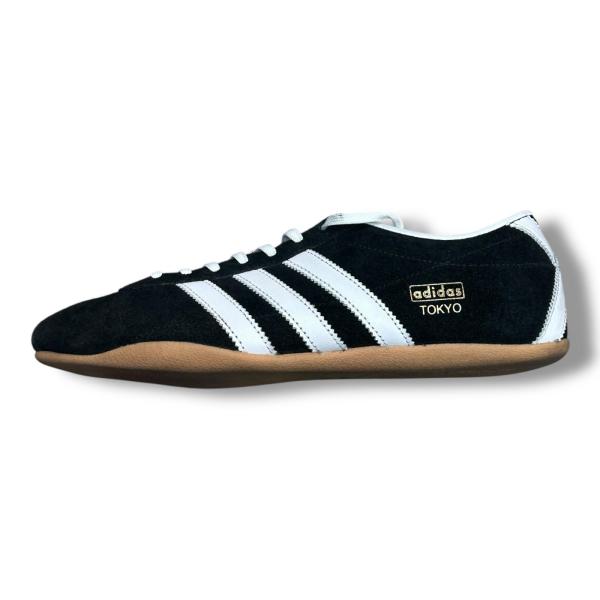 ブランド：adidas（アディダス）商品名：Tokyo W型番：JI0183特徴：1964年に登場したランニンングスパイク、TOKYOを現代的にアレンジして蘇らせた1足。ヴィンテージスタイルにインスパイアされながら、モダンにも見えるスリムな...