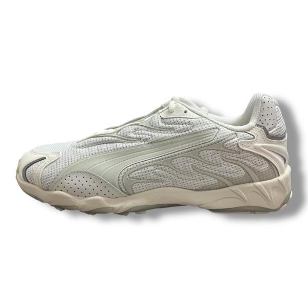 ブランド：PUMA（プーマ）商品名：INHALE REFLECTIVE型番：401779-01特徴：大胆な輪郭と厚いソールのランニング シューズとして2000年に発売されたインへイル。オリジナルのシルエットとスポーティーなDNAをそのままに...