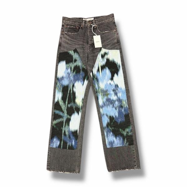 ブランド：DAIRIKU（ダイリク）商品名：2025SS FLOWER Patch Work Denim Pants型番：25SS F-DNM1 特徴：フロントボタンフライ５ポケットダメージ加工フロントフラワーパッチ参考上代：82500円カ...