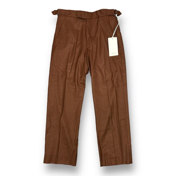 ブランド：YOKE（ヨーク）商品名：2022AW COVERED STRAIGHT FIT TROUSERS型番：YK22AW0398P特徴：生地は120′ S原料を使用した2/90の細番手のウール糸を高密度で打ち込み、その生機をミルド加工...