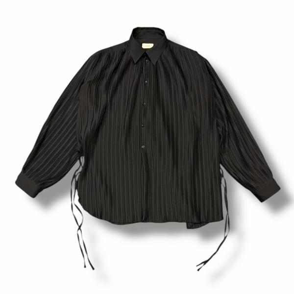 ブランド：Toironier（トワロニエ）商品名：Pleats Loose Shirts型番：2010002特徴：全面プリーツ加工のアイテムです。この生地は開発に時間を費やして作られており、改良を重ねて軽量でサラッとした質感に仕上げられてい...
